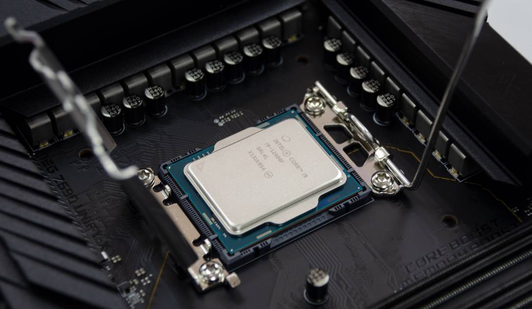 Intel patches high-severity vulnerability affecting central processing ...